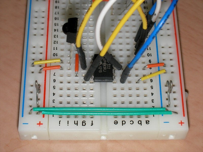 PIC10F322のCLC機能だけを使う: R.yawattaのラジオと工作